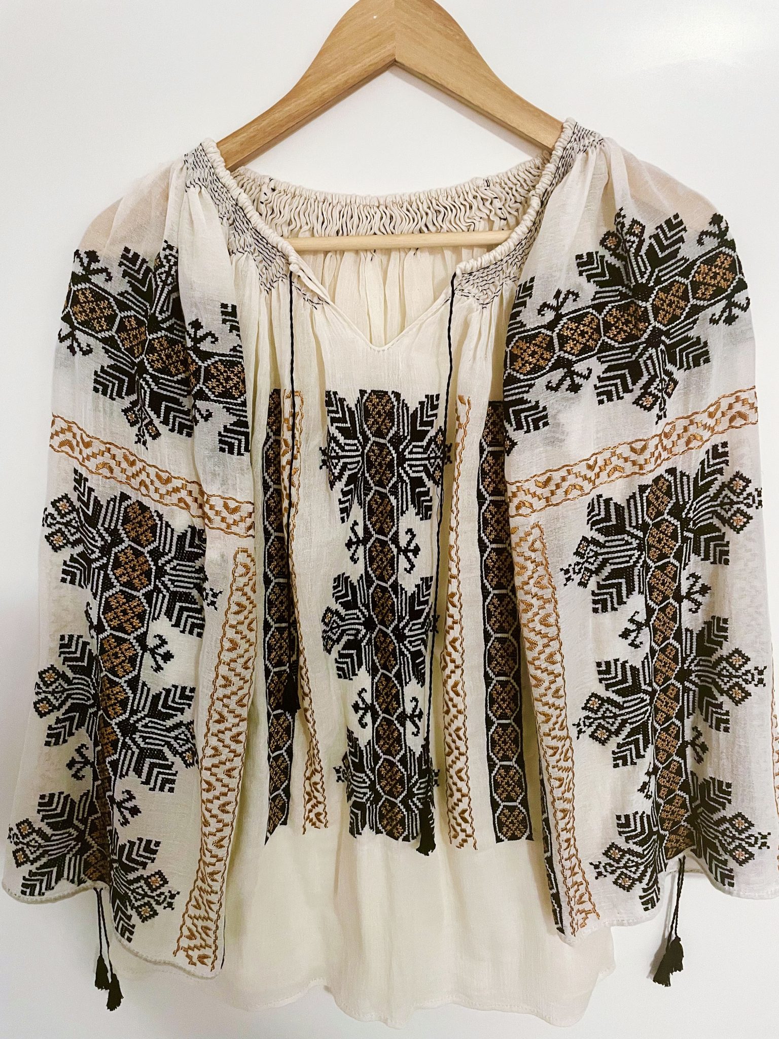 IE MODEL ”ROATA VIETII MODEL STRĂVECHI” – Ii autentice